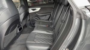Melns Audi Q8 2019 Marijampole, ar dzinēja tilpumu 2.97 L un nobraukumu 220 tūkst. km par 39999 €, foto 14 vietnē AUTOMOTO.COM.LV