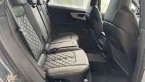 Melns Audi Q8 2019 Marijampole, ar dzinēja tilpumu 2.97 L un nobraukumu 220 tūkst. km par 39999 €, foto 15 vietnē AUTOMOTO.COM.LV