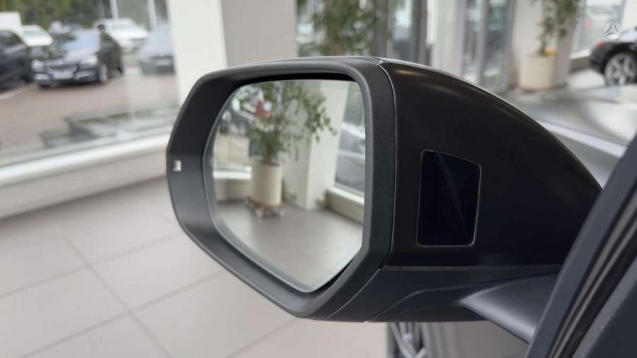 Melns Audi Q8 2019 Marijampole, ar dzinēja tilpumu 2.97 L un nobraukumu 220 tūkst. km par 39999 €, foto 19 vietnē AUTOMOTO.COM.LV