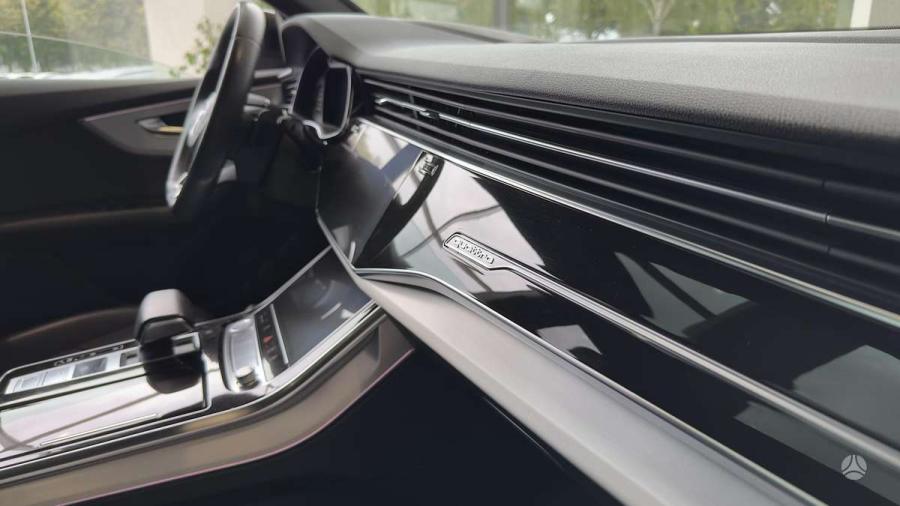 Melns Audi Q8 2019 Marijampole, ar dzinēja tilpumu 2.97 L un nobraukumu 220 tūkst. km par 39999 €, foto 25 vietnē AUTOMOTO.COM.LV