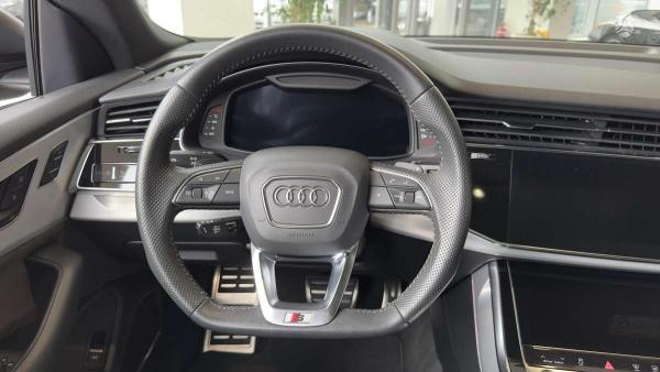 Melns Audi Q8 2019 Marijampole, ar dzinēja tilpumu 2.97 L un nobraukumu 220 tūkst. km par 39999 €, foto 11 vietnē AUTOMOTO.COM.LV