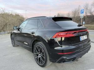 Melns Audi Q8 2019 Viļņa, ar dzinēja tilpumu 3.00 L un nobraukumu 137 tūkst. km par 39900 €, foto  vietnē AUTOMOTO.COM.LV