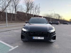 Black Audi Q8 2019 in Vilnius, with an engine capacity of 3.00 L and mileage of 137 thousand km for 39900 €, photo 4 on AUTOMOTO.COM.LV