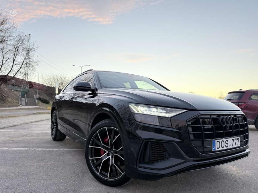 Black Audi Q8 2019 in Vilnius, with an engine capacity of 3.00 L and mileage of 137 thousand km for 39900 €, photo 6 on AUTOMOTO.COM.LV