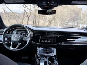 Black Audi Q8 2019 in Vilnius, with an engine capacity of 3.00 L and mileage of 137 thousand km for 39900 €, photo 7 on AUTOMOTO.COM.LV