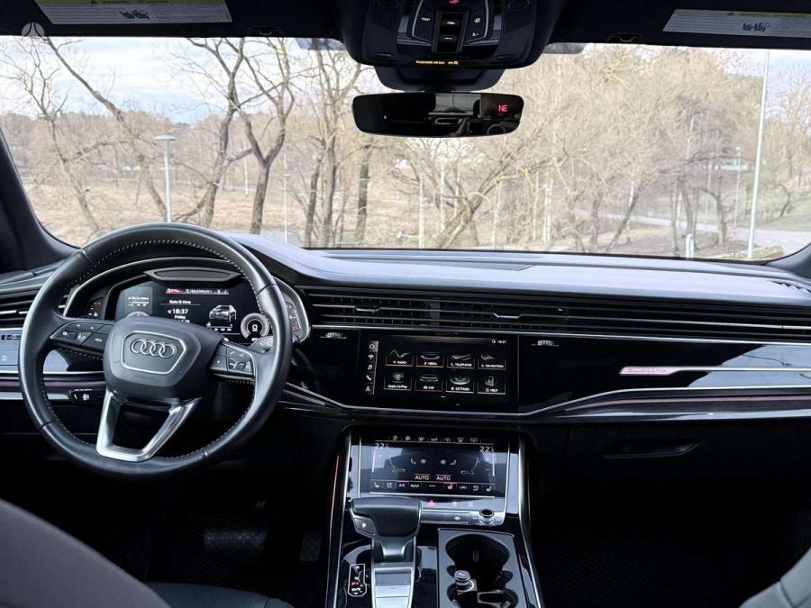 Black Audi Q8 2019 in Vilnius, with an engine capacity of 3.00 L and mileage of 137 thousand km for 39900 €, photo 7 on AUTOMOTO.COM.LV