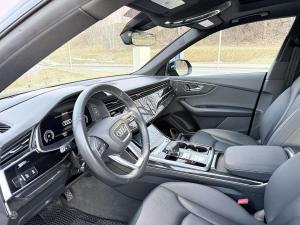 Black Audi Q8 2019 in Vilnius, with an engine capacity of 3.00 L and mileage of 137 thousand km for 39900 €, photo 8 on AUTOMOTO.COM.LV