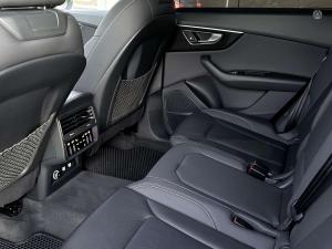 Black Audi Q8 2019 in Vilnius, with an engine capacity of 3.00 L and mileage of 137 thousand km for 39900 €, photo 9 on AUTOMOTO.COM.LV