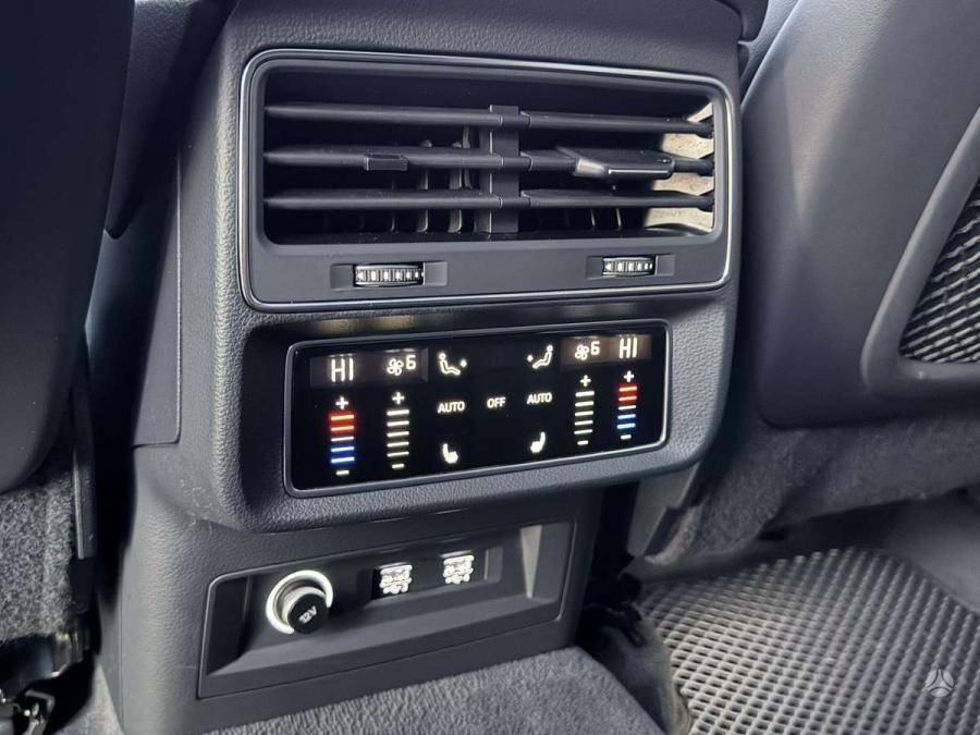 Black Audi Q8 2019 in Vilnius, with an engine capacity of 3.00 L and mileage of 137 thousand km for 39900 €, photo 14 on AUTOMOTO.COM.LV
