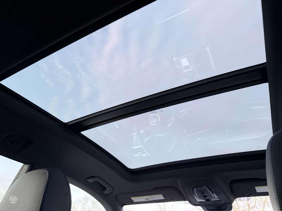 Black Audi Q8 2019 in Vilnius, with an engine capacity of 3.00 L and mileage of 137 thousand km for 39900 €, photo 15 on AUTOMOTO.COM.LV