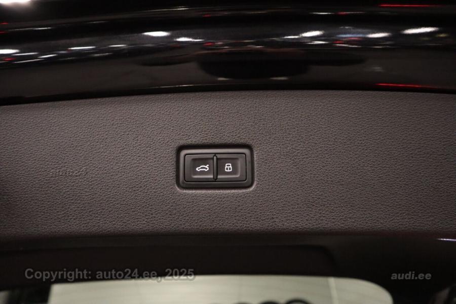 Melns Audi Q8 2020 Tallina, ar dzinēja tilpumu 3.00 L un nobraukumu 73 tūkst. km par 58900 €, foto 10 vietnē AUTOMOTO.COM.LV