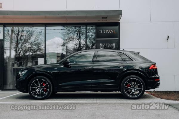 Black Audi Q8 2020 in Tallinn, with an engine capacity of 3.00 L and mileage of 138 thousand km for 55900 €, photo 4 on AUTOMOTO.COM.LV