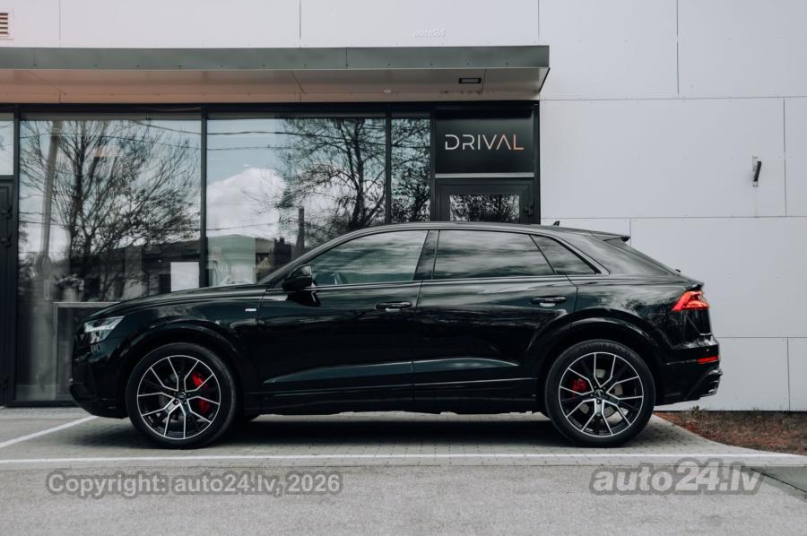Melns Audi Q8 2020 Tallina, ar dzinēja tilpumu 3.00 L un nobraukumu 138 tūkst. km par 55900 €, foto 5 vietnē AUTOMOTO.COM.LV