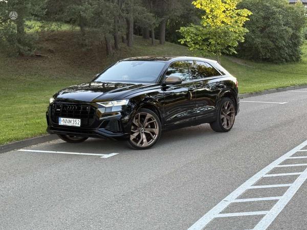 Melns Audi Q8 2020 Viļņa, ar dzinēja tilpumu 4.00 L un nobraukumu 199 tūkst. km par 52500 €, foto 2 vietnē AUTOMOTO.COM.LV