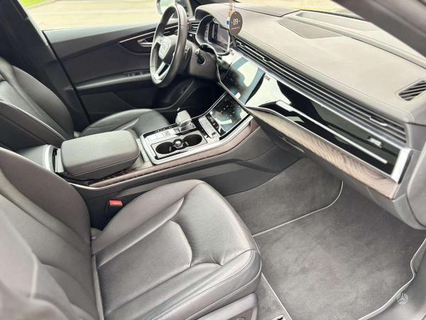 Audi Q8 2020 Kauņa vietnē Melns Audi Q8 2020 Kauņa, ar dzinēja tilpumu 3.00 L un nobraukumu 80 tūkst. km par 55500 €, foto 10 vietnē AUTOMOTO.COM.LV