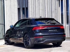 Black Audi Q8 2021 in Riga, with an engine capacity of 3.00 L and mileage of 93 thousand km for 69900 €, photo 4 on AUTOMOTO.COM.LV