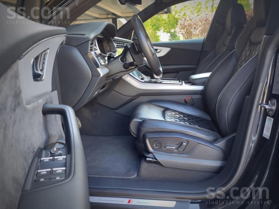 Black Audi Q8 2021 in Riga, with an engine capacity of 3.00 L and mileage of 93 thousand km for 69900 €, photo 13 on AUTOMOTO.COM.LV