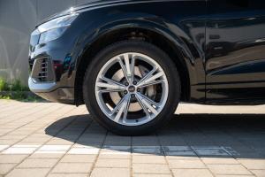 Melns Audi Q8 2021 Viļņa, ar dzinēja tilpumu 3.00 L un nobraukumu 85 tūkst. km par 53000 €, foto 6 vietnē AUTOMOTO.COM.LV