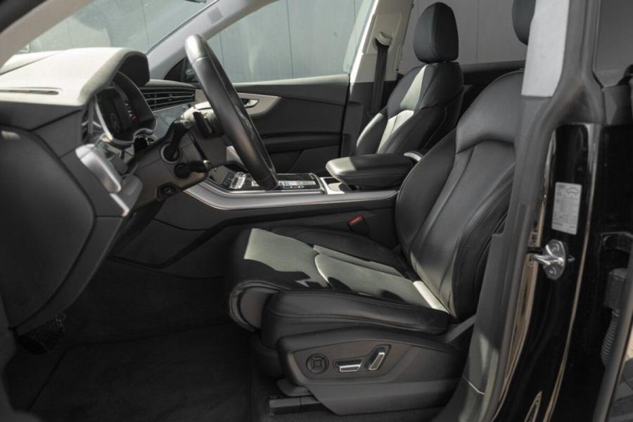 Melns Audi Q8 2021 Viļņa, ar dzinēja tilpumu 3.00 L un nobraukumu 85 tūkst. km par 53000 €, foto 11 vietnē AUTOMOTO.COM.LV