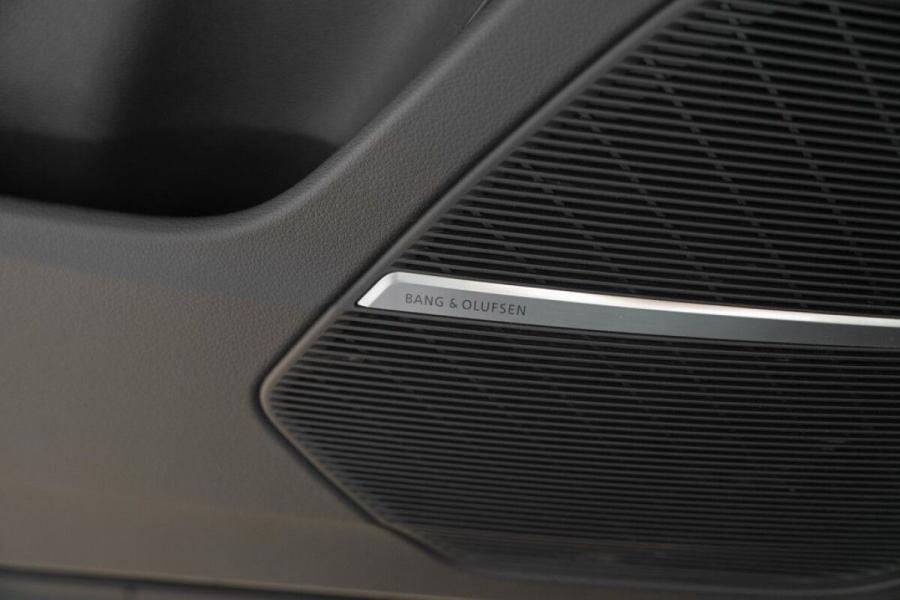 Melns Audi Q8 2021 Viļņa, ar dzinēja tilpumu 3.00 L un nobraukumu 85 tūkst. km par 53000 €, foto 18 vietnē AUTOMOTO.COM.LV