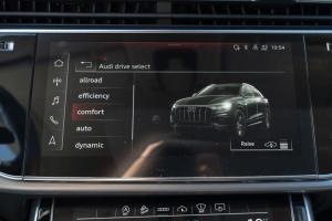 Melns Audi Q8 2021 Viļņa, ar dzinēja tilpumu 3.00 L un nobraukumu 85 tūkst. km par 53000 €, foto 21 vietnē AUTOMOTO.COM.LV