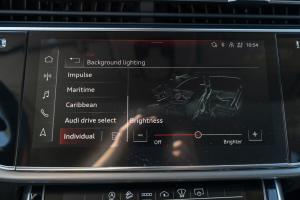 Melns Audi Q8 2021 Viļņa, ar dzinēja tilpumu 3.00 L un nobraukumu 85 tūkst. km par 53000 €, foto 22 vietnē AUTOMOTO.COM.LV