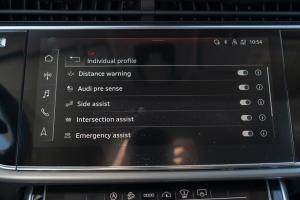 Melns Audi Q8 2021 Viļņa, ar dzinēja tilpumu 3.00 L un nobraukumu 85 tūkst. km par 53000 €, foto 23 vietnē AUTOMOTO.COM.LV