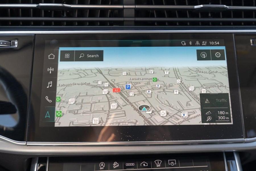 Melns Audi Q8 2021 Viļņa, ar dzinēja tilpumu 3.00 L un nobraukumu 85 tūkst. km par 53000 €, foto 25 vietnē AUTOMOTO.COM.LV