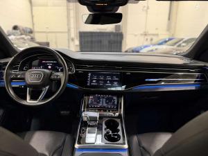 Black Audi Q8 2021 in Vilnius, with an engine capacity of 3.00 L and mileage of 149 thousand km for 51990 €, photo 18 on AUTOMOTO.COM.LV