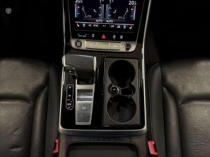 Black Audi Q8 2021 in Vilnius, with an engine capacity of 3.00 L and mileage of 149 thousand km for 51990 €, photo 24 on AUTOMOTO.COM.LV