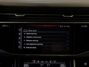 Black Audi Q8 2021 in Vilnius, with an engine capacity of 3.00 L and mileage of 149 thousand km for 51990 €, photo 28 on AUTOMOTO.COM.LV
