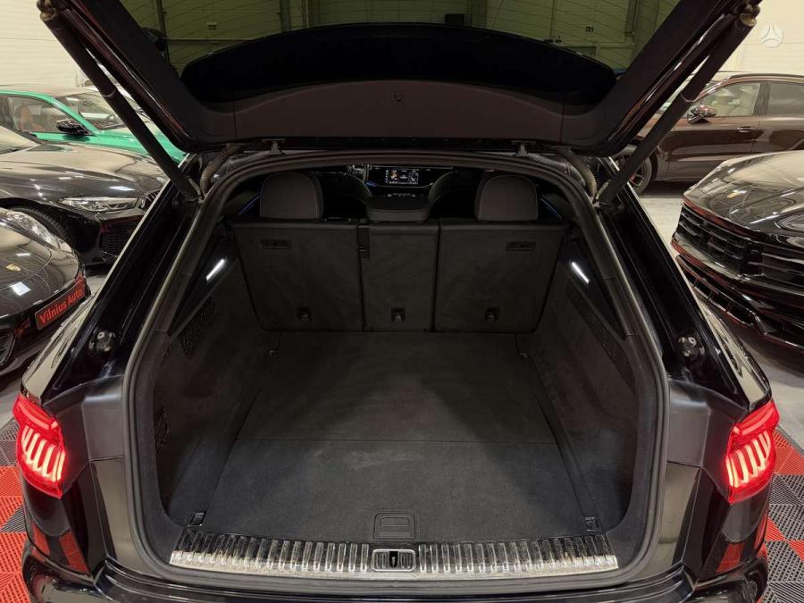 Black Audi Q8 2021 in Vilnius, with an engine capacity of 3.00 L and mileage of 149 thousand km for 51990 €, photo 33 on AUTOMOTO.COM.LV
