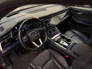 Black Audi Q8 2021 in Vilnius, with an engine capacity of 3.00 L and mileage of 149 thousand km for 50990 €, photo 12 on AUTOMOTO.COM.LV