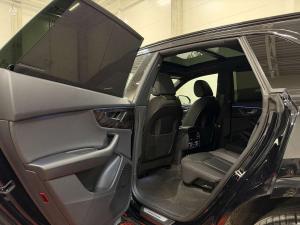 Black Audi Q8 2021 in Vilnius, with an engine capacity of 3.00 L and mileage of 149 thousand km for 50990 €, photo 30 on AUTOMOTO.COM.LV