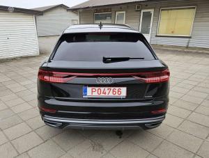 Black Audi Q8 2021 in Vilnius, with an engine capacity of 3.00 L and mileage of 99 thousand km for 49800 €, photo 6 on AUTOMOTO.COM.LV