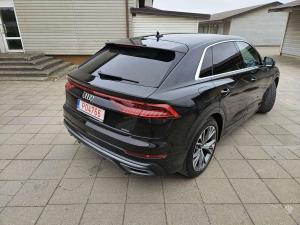 Black Audi Q8 2021 in Vilnius, with an engine capacity of 3.00 L and mileage of 99 thousand km for 49800 €, photo 10 on AUTOMOTO.COM.LV