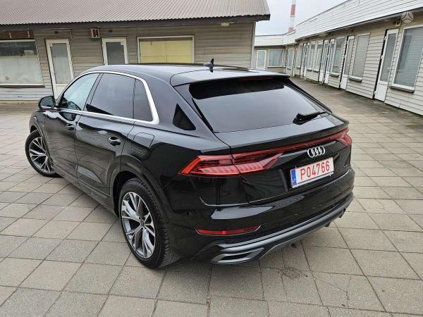 Melns Audi Q8 2021 Viļņa, ar dzinēja tilpumu 3.00 L un nobraukumu 99 tūkst. km par 49800 €, foto 10 vietnē AUTOMOTO.COM.LV