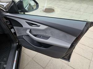 Black Audi Q8 2021 in Vilnius, with an engine capacity of 3.00 L and mileage of 99 thousand km for 49800 €, photo 26 on AUTOMOTO.COM.LV
