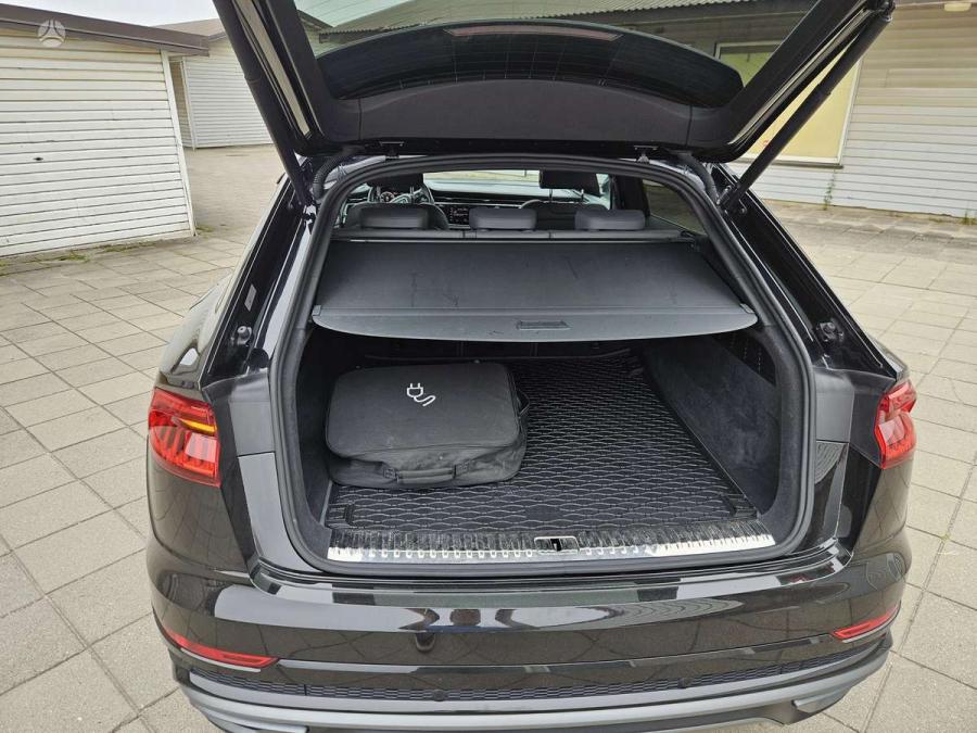 Black Audi Q8 2021 in Vilnius, with an engine capacity of 3.00 L and mileage of 99 thousand km for 49800 €, photo 36 on AUTOMOTO.COM.LV