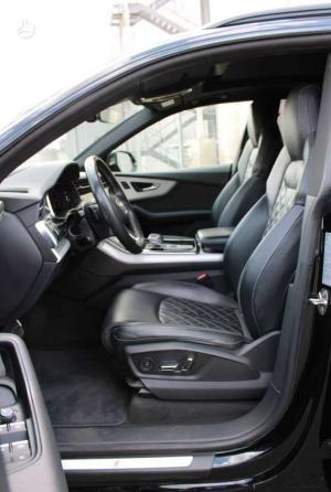 Black Audi Q8 2021 in Vilnius, with an engine capacity of 3.00 L and mileage of 146 thousand km for 53900 €, photo 3 on AUTOMOTO.COM.LV