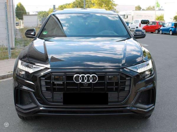 Black Audi Q8 2021 in Vilnius, with an engine capacity of 3.00 L and mileage of 146 thousand km for 53900 €, photo 4 on AUTOMOTO.COM.LV