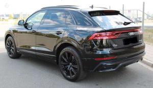 Black Audi Q8 2021 in Vilnius, with an engine capacity of 3.00 L and mileage of 146 thousand km for 53900 €, photo 7 on AUTOMOTO.COM.LV