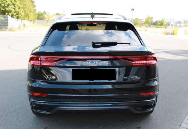 Black Audi Q8 2021 in Vilnius, with an engine capacity of 3.00 L and mileage of 146 thousand km for 53900 €, photo 7 on AUTOMOTO.COM.LV