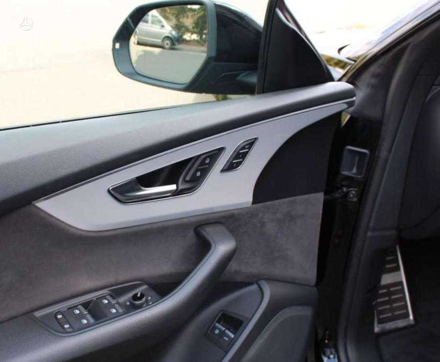 Black Audi Q8 2021 in Vilnius, with an engine capacity of 3.00 L and mileage of 146 thousand km for 53900 €, photo 12 on AUTOMOTO.COM.LV
