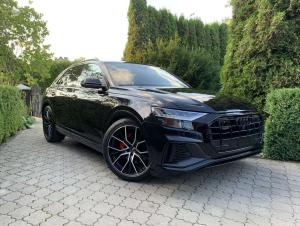 Black Audi Q8 2021 in Kelme, with an engine capacity of 3.00 L and mileage of 19 thousand km for 53500 €, photo  on AUTOMOTO.COM.LV