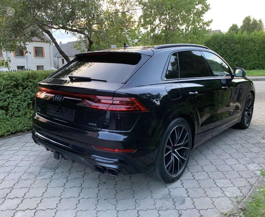 Black Audi Q8 2021 in Kelme, with an engine capacity of 3.00 L and mileage of 19 thousand km for 53500 €, photo 5 on AUTOMOTO.COM.LV