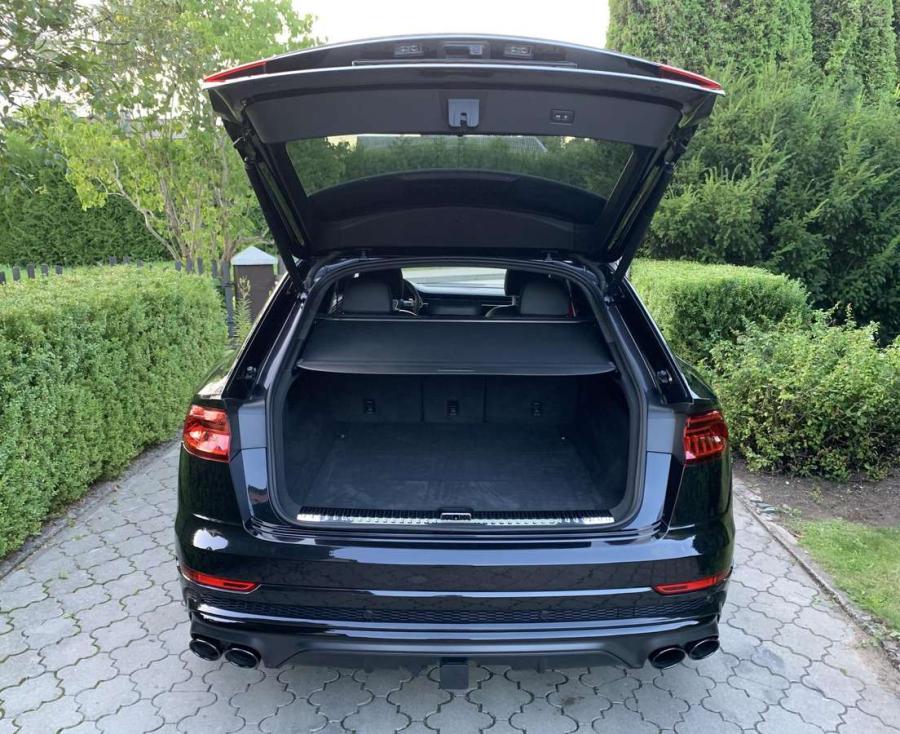 Black Audi Q8 2021 in Kelme, with an engine capacity of 3.00 L and mileage of 19 thousand km for 53500 €, photo 7 on AUTOMOTO.COM.LV