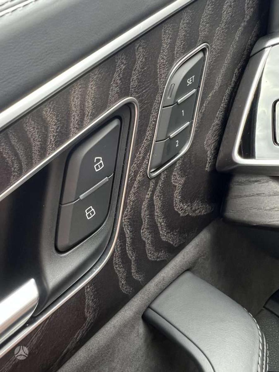 Black Audi Q8 2021 in Kelme, with an engine capacity of 3.00 L and mileage of 19 thousand km for 53500 €, photo 29 on AUTOMOTO.COM.LV