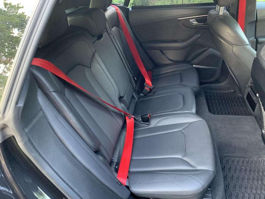 Black Audi Q8 2021 in Kelme, with an engine capacity of 3.00 L and mileage of 19 thousand km for 53500 €, photo 34 on AUTOMOTO.COM.LV