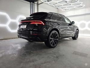 Black Audi Q8 2021 in Mazeikiai, with an engine capacity of 2.97 L and mileage of 125 thousand km for 56900 €, photo  on AUTOMOTO.COM.LV